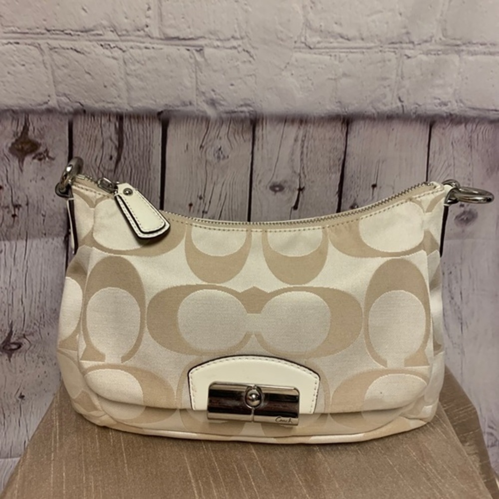 Coach Ivory Cream C Logo Purse - Gem